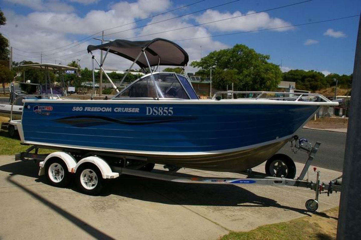Quintrex Freedom Cruiser Model Bow Rider Trailer Boats