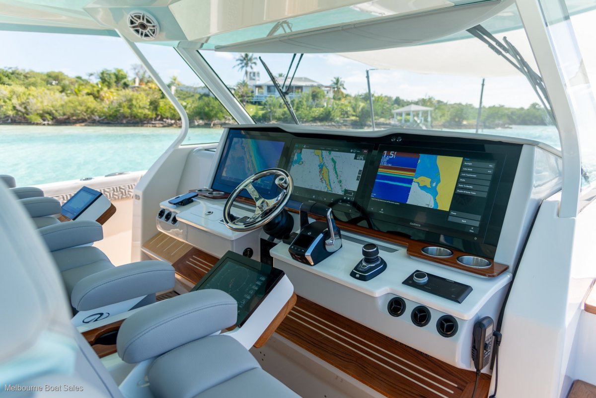 New Regal 50 Sav A Flagship Of Refinement Power Boats Boats Online