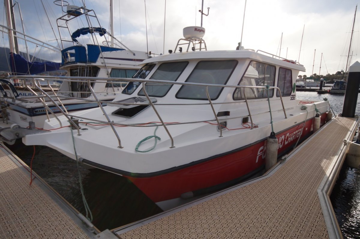 Devil Cat Hard Top Express 10.1 "Tidal Princess II" | Power boats ...