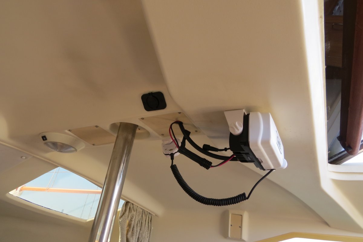 Hunter 260 For Sale | Hallett Boat Brokers