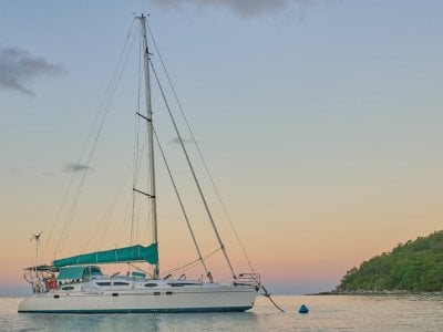 Mashford Monocat Cat Volume in Mono Berthing For Sale | Seven Star ...