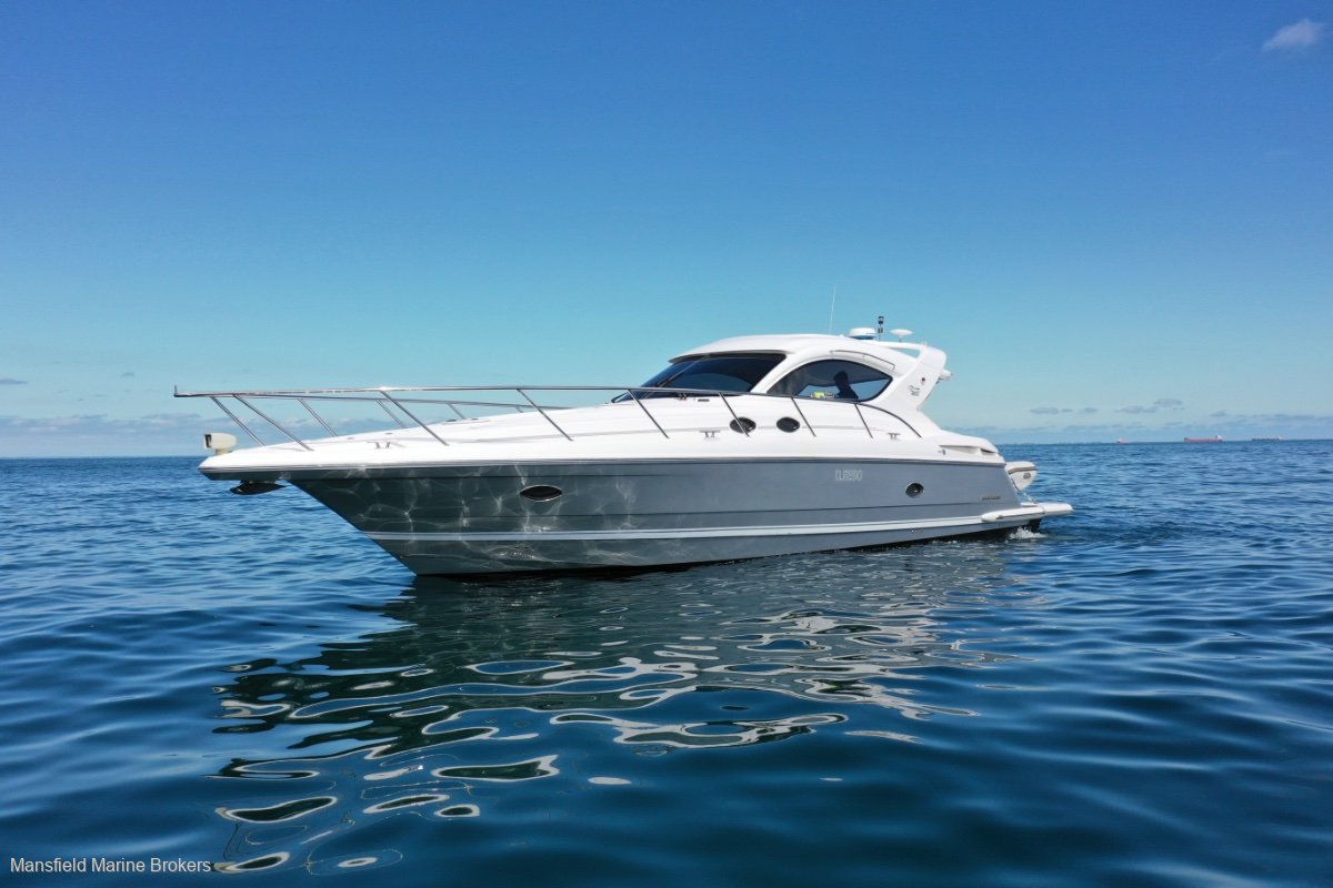 Mustang 4600 Hard Top: Power Boats | Boats Online for Sale | Fibreglass ...