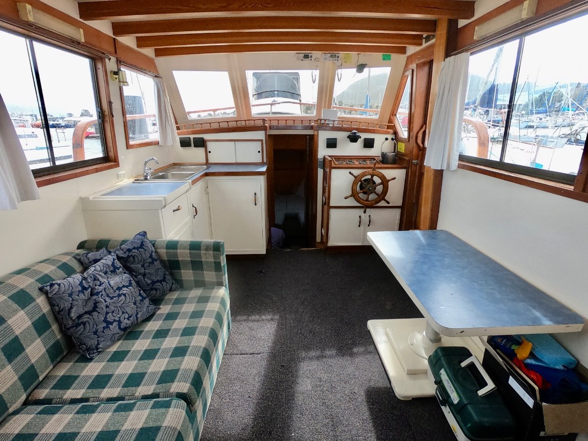 35ft Trawler Style Flybridge Cruiser: Power Boats | Boats Online for ...