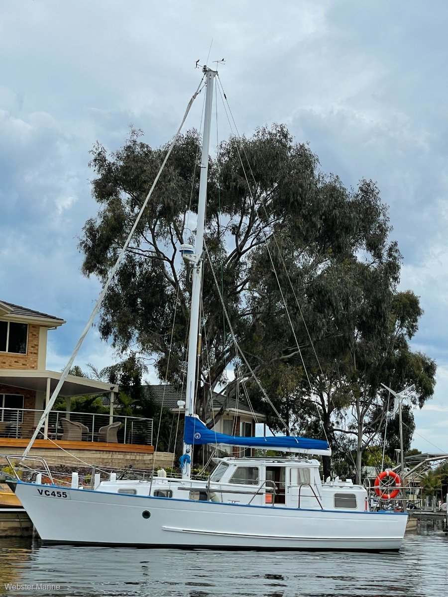 Victoria 34 Pilot House Boat For Sale - Waa2