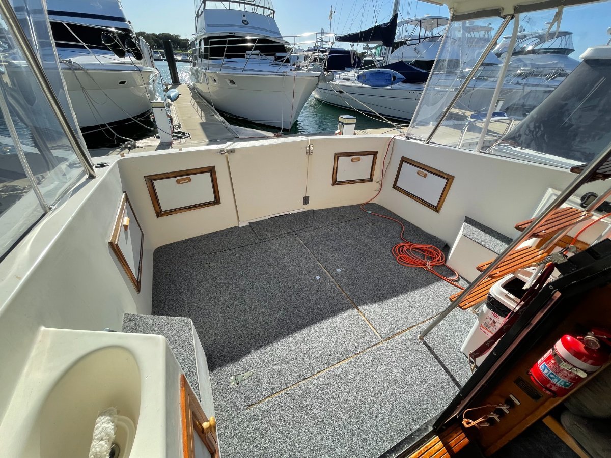 Markline 1100 Flybridge Cruiser: Power Boats | Boats Online for Sale ...