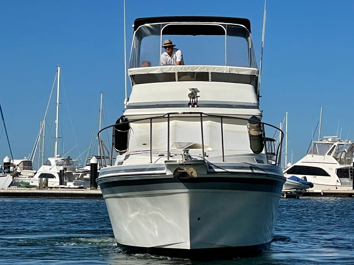 Markline 1100 Flybridge Cruiser: Power Boats | Boats Online for Sale ...