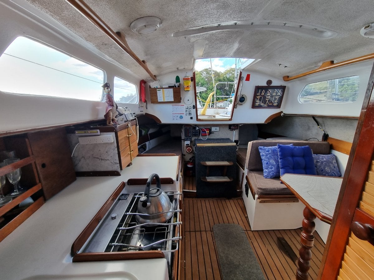 Hutton 28 For Sale | Hallett Boat Brokers