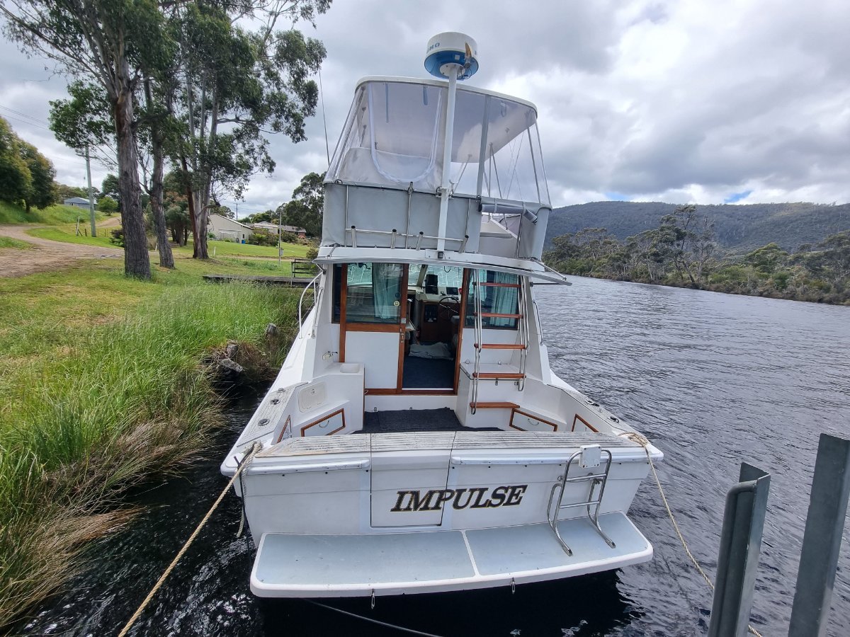Riviera 35 Flybridge "Impulse" | Power boats | Boat Sales Tasmania