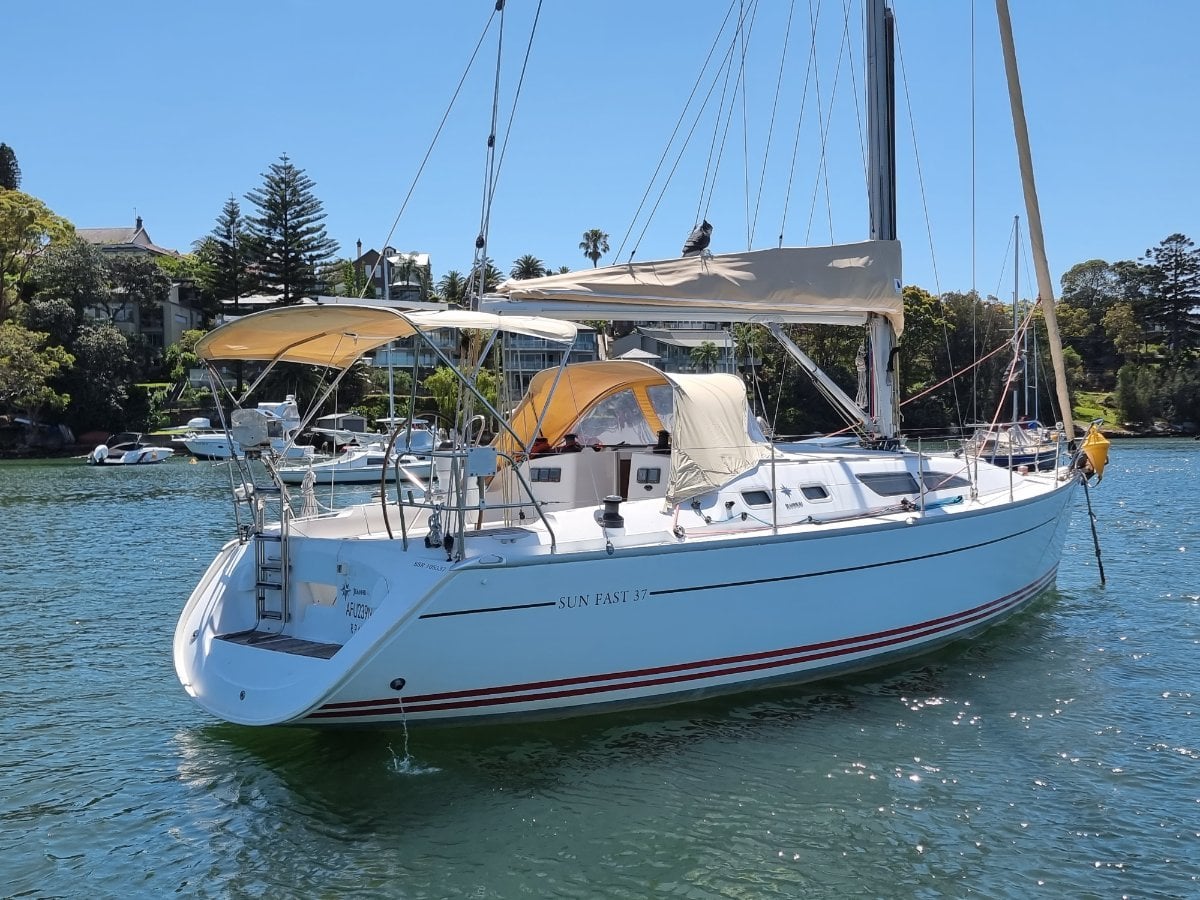 Jeanneau Sun Fast 37 For Sale | Hallett Boat Brokers