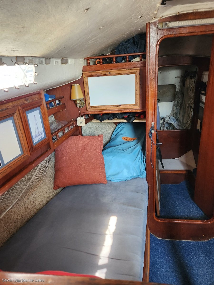 Used Manitou 32 Centre Cockpit Private Cabin Aft for Sale | Yachts For ...