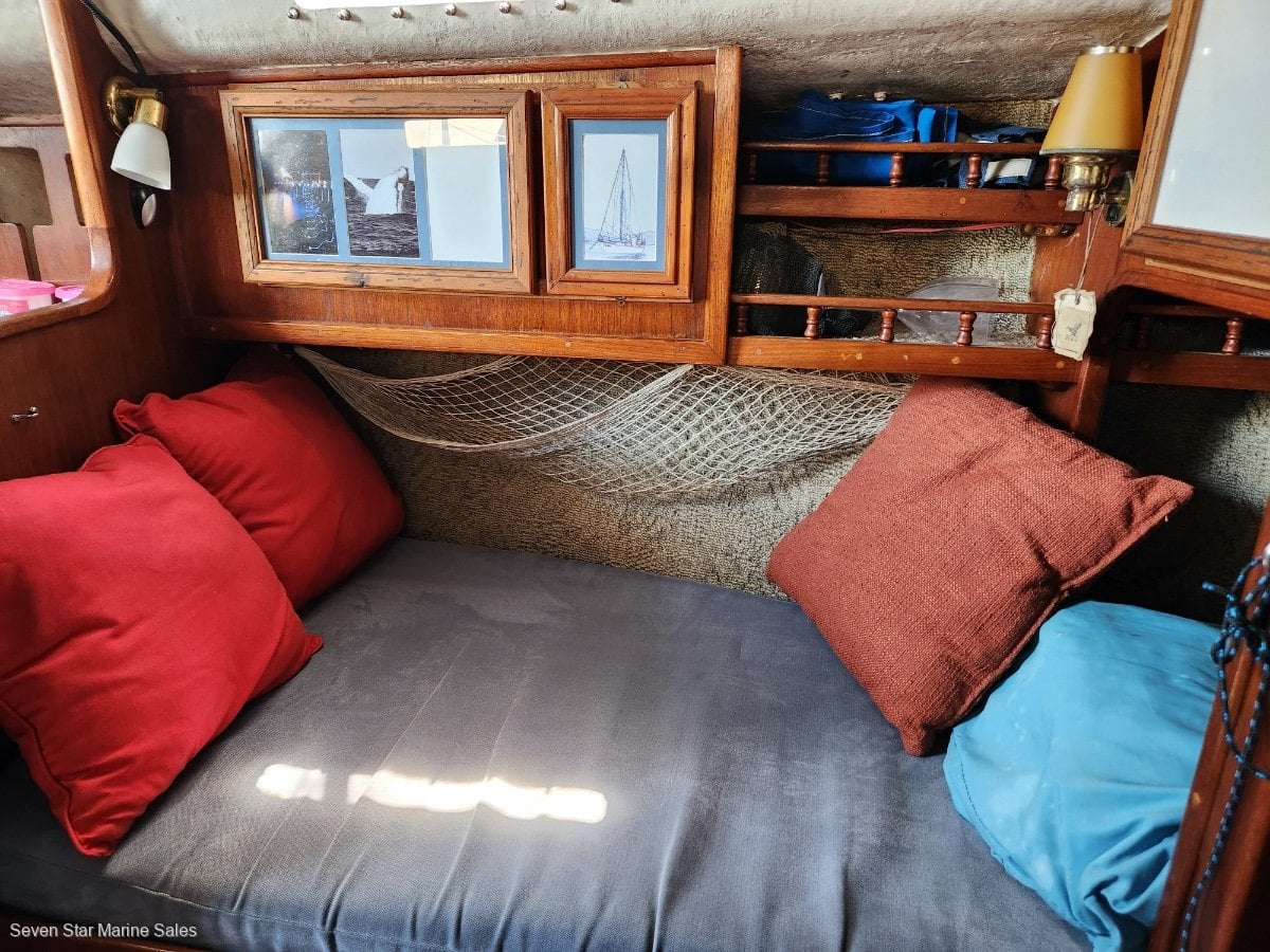 Used Manitou 32 Centre Cockpit Private Cabin Aft for Sale | Yachts For ...