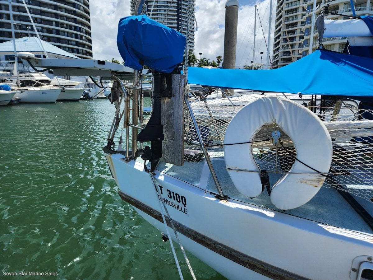 Used Manitou 32 Centre Cockpit Private Cabin Aft for Sale | Yachts For ...