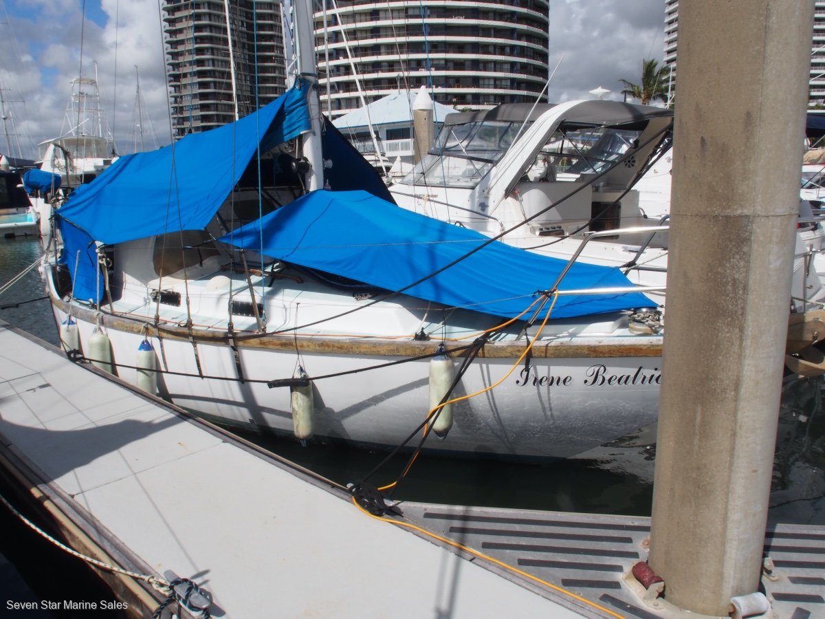 Used Manitou 32 Centre Cockpit Private Cabin Aft for Sale | Yachts For ...