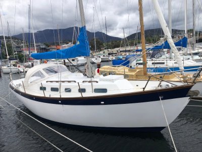 Traditional 30ft Long Keel Cruising Yacht: Sailing Boats | Boat for ...