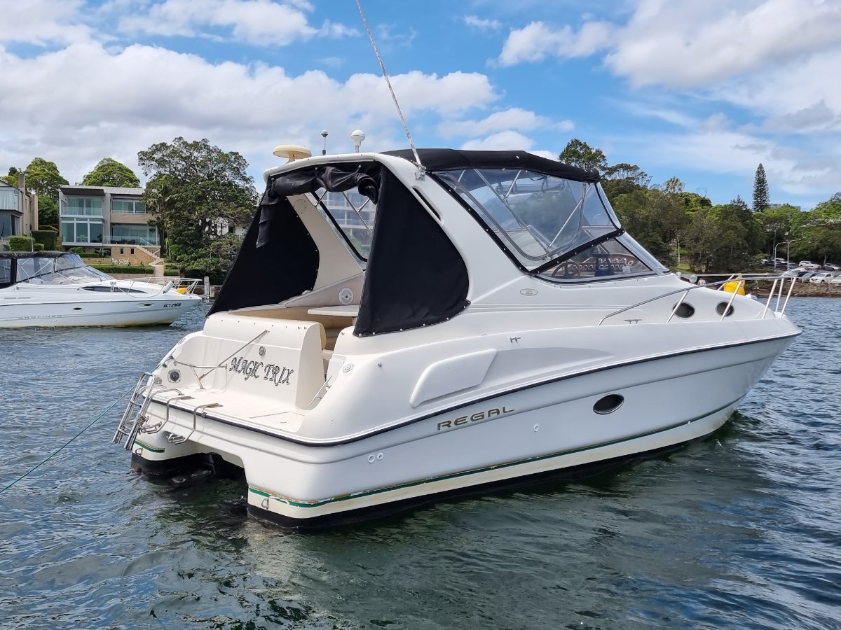 Regal 292 Commodore For Sale | Hallett Boat Brokers