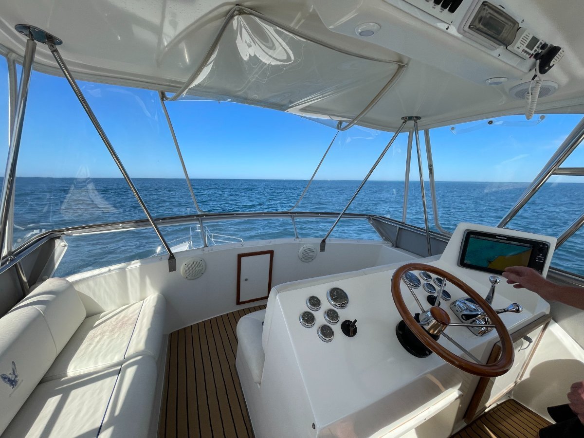 Bertram Caribbean 35: Power Boats | Boats Online for Sale | Fibreglass ...