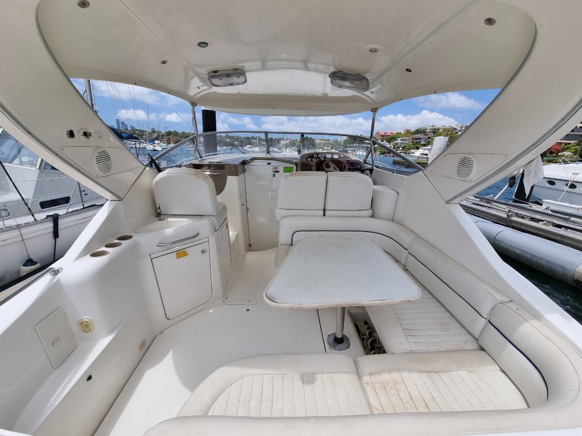 Bayliner 305 For Sale | Hallett Boat Brokers