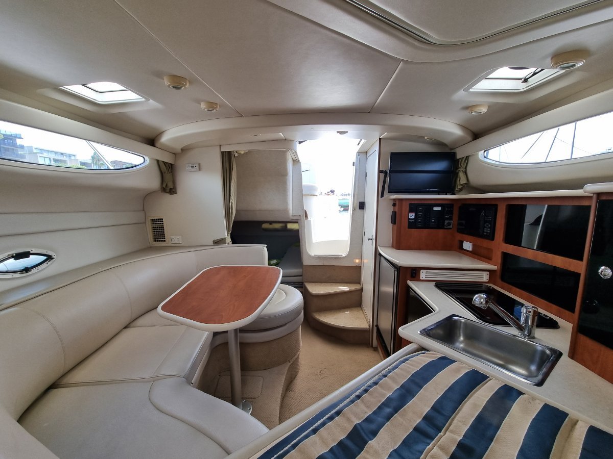 Bayliner 305 For Sale | Hallett Boat Brokers