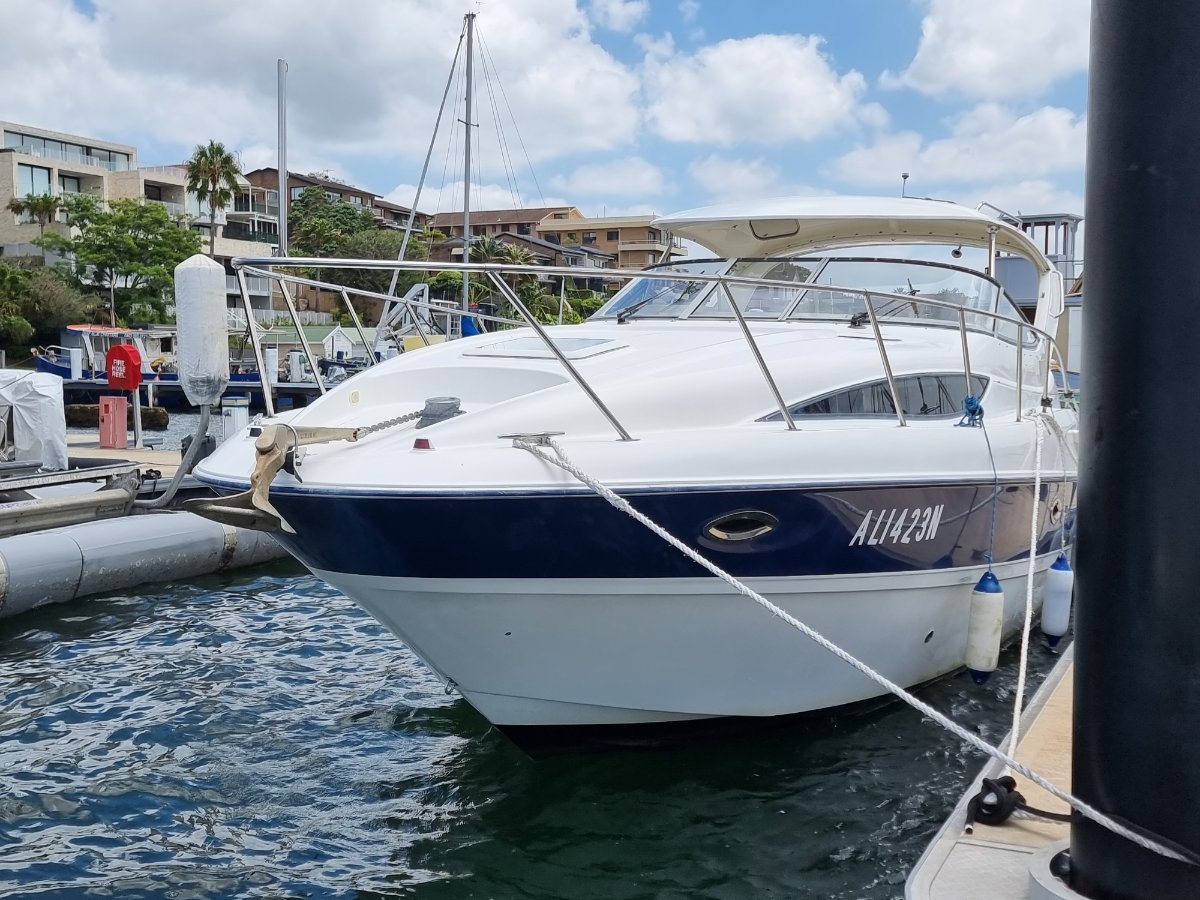 Bayliner 305 For Sale | Hallett Boat Brokers
