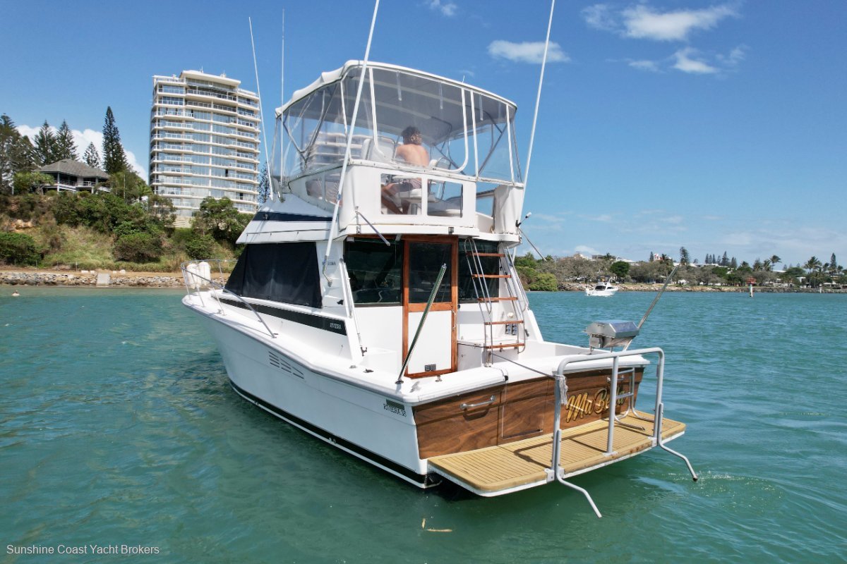 Used Riviera 35 Flybridge for Sale | Boats For Sale | Yachthub