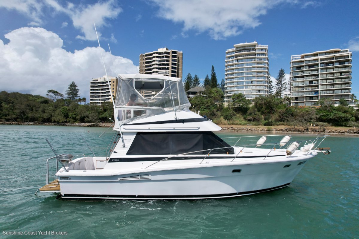 Used Riviera 35 Flybridge for Sale | Boats For Sale | Yachthub