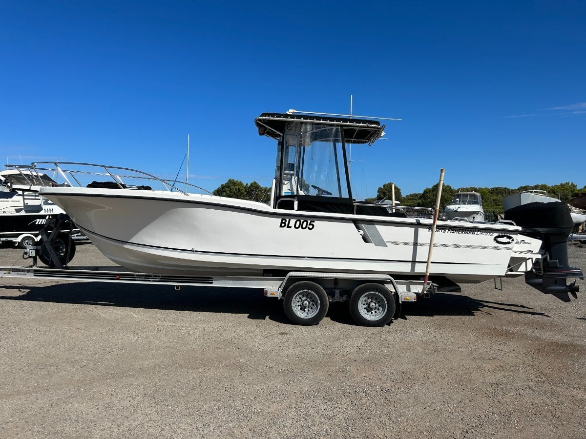 Dusky 256 Centre Console In Exceptional Condition: Trailer Boats ...