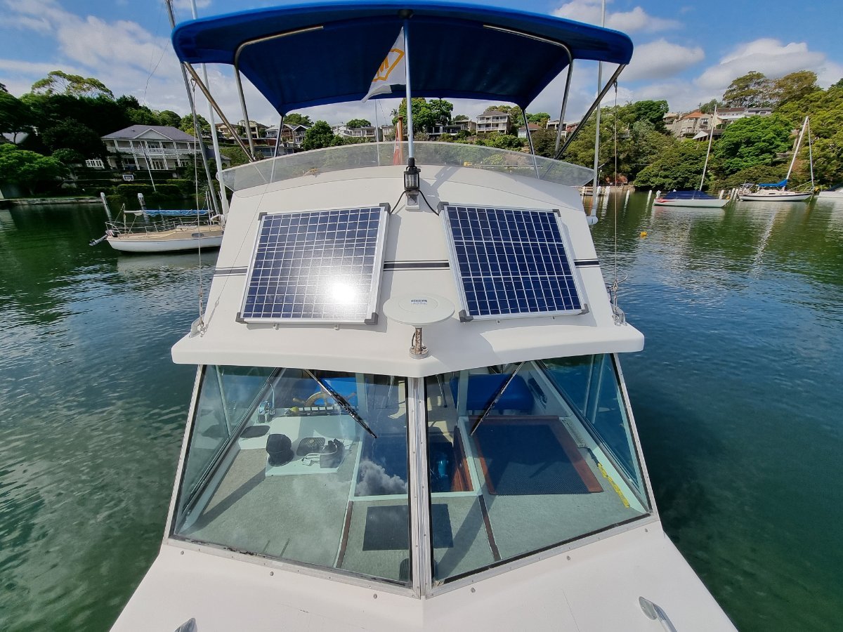 Mariner 26 Pacer Flybridge Cruiser For Sale | Hallett Boat Brokers