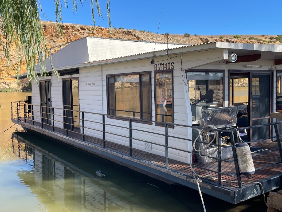 As Good As It Gets - Ideal Midsized Houseboat: House Boats | Boats ...