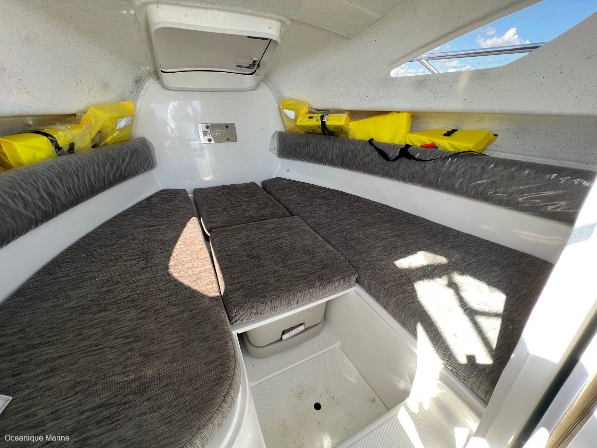 Haines Signature 650F For Sale | Oceanique Marine