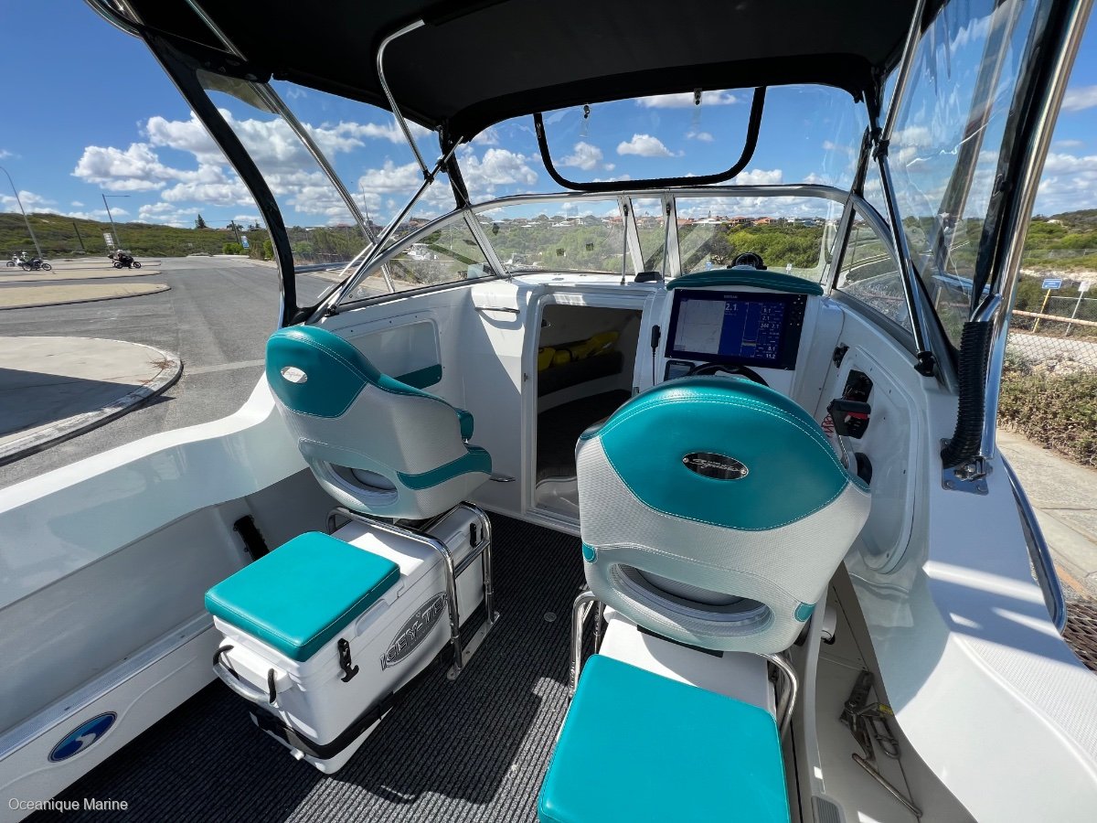 Haines Signature 650F For Sale | Oceanique Marine