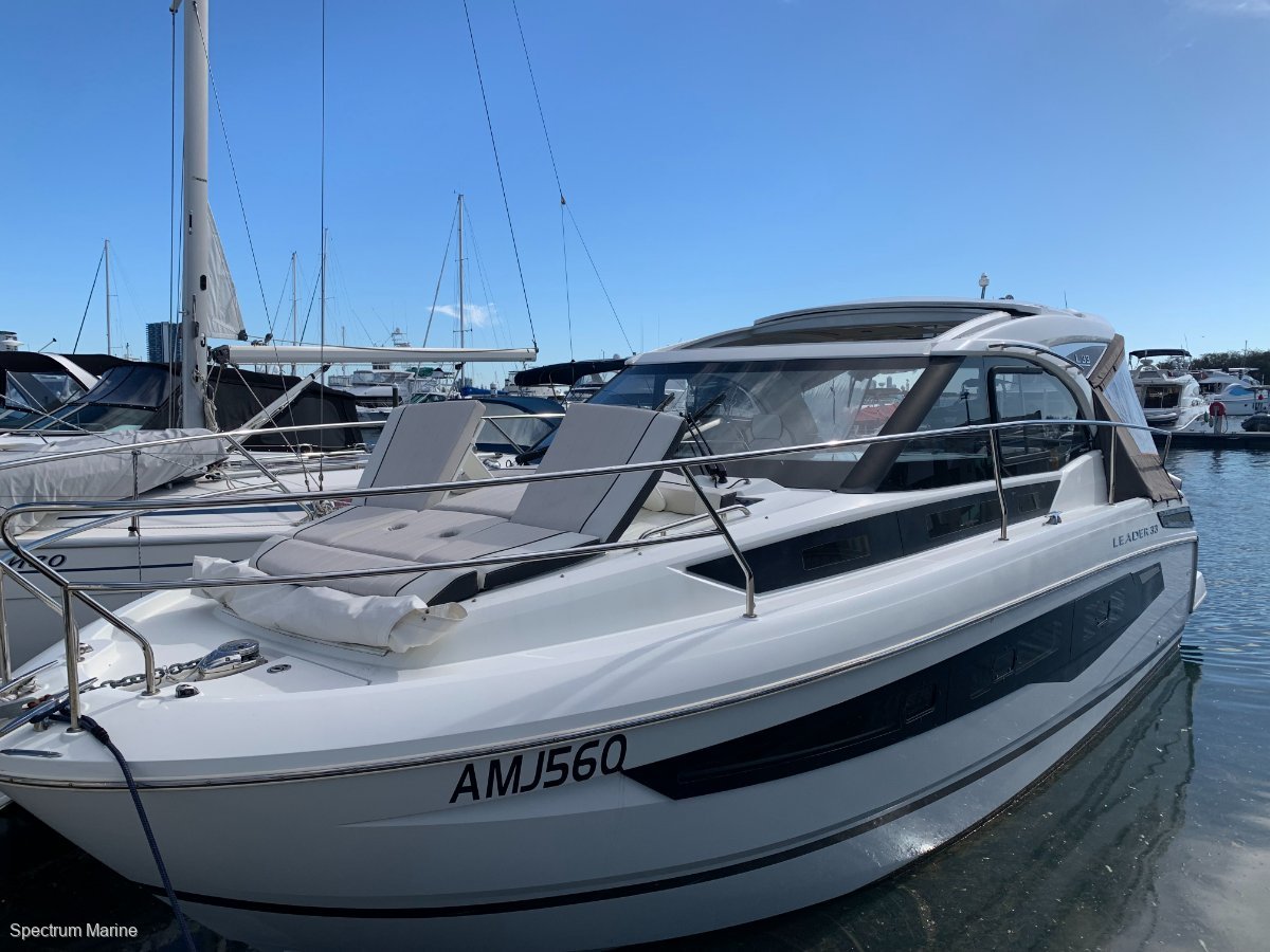 Jeanneau Leader 33 Hardtop Sport Cruiser Diesel: Power Boats | Boats ...