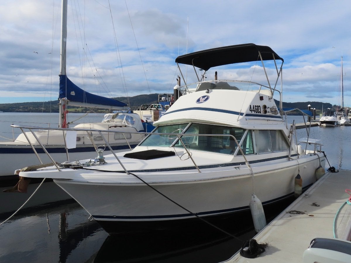 Used Bertram 25 Flybridge Freshly Serviced, Low Hours Engine! for Sale ...