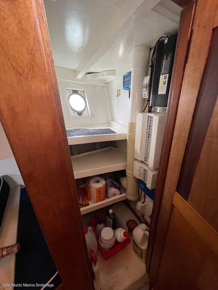 Fred Fleming 40 Motor Cruiser Alby Prior For Sale | John Muntz Marine ...