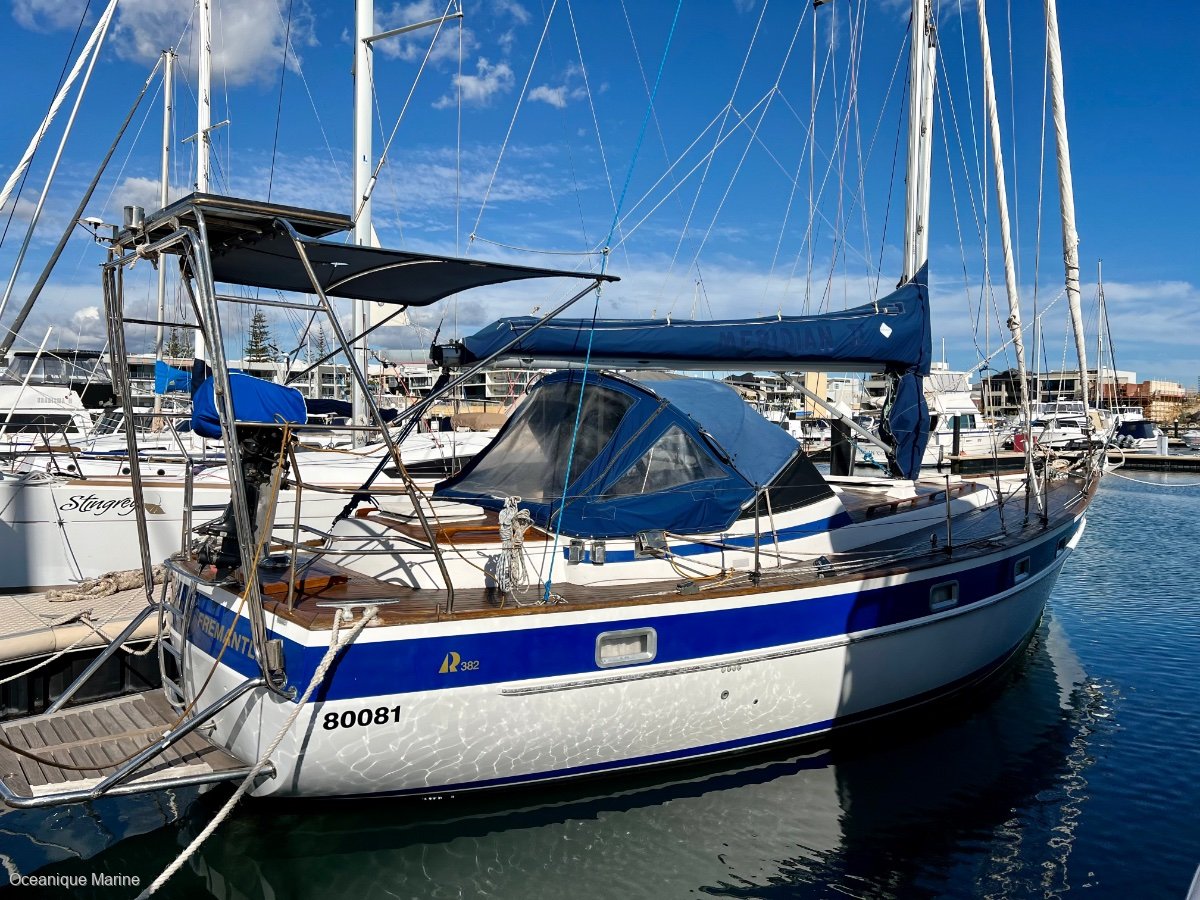 Hallberg-Rassy 382 For Sale | Oceanique Marine