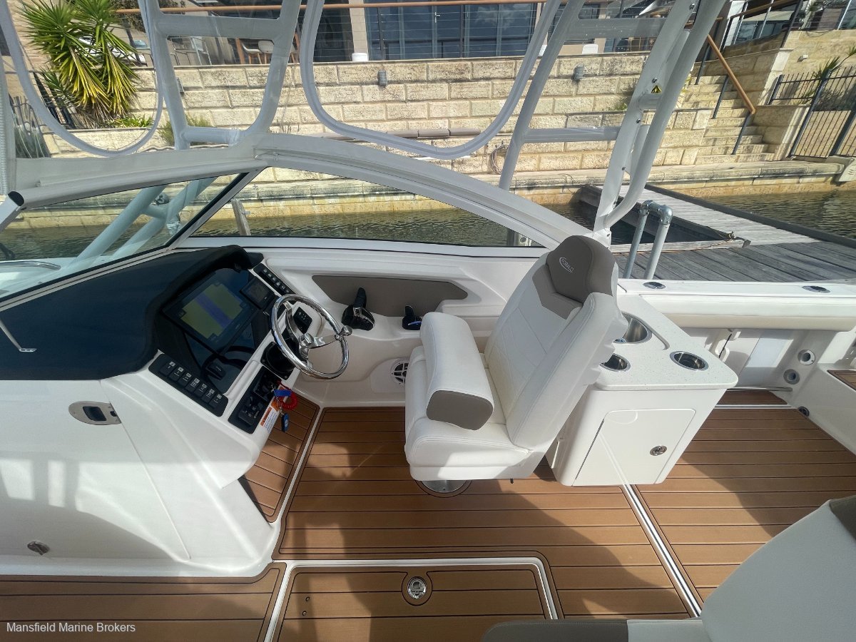Robalo R247: Power Boats | Boats Online for Sale | Fibreglass/grp ...