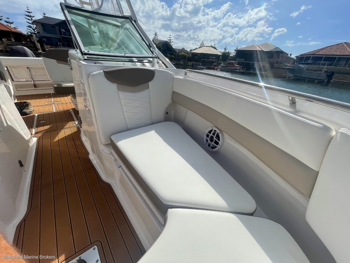 Robalo R247: Power Boats | Boats Online for Sale | Fibreglass/grp ...