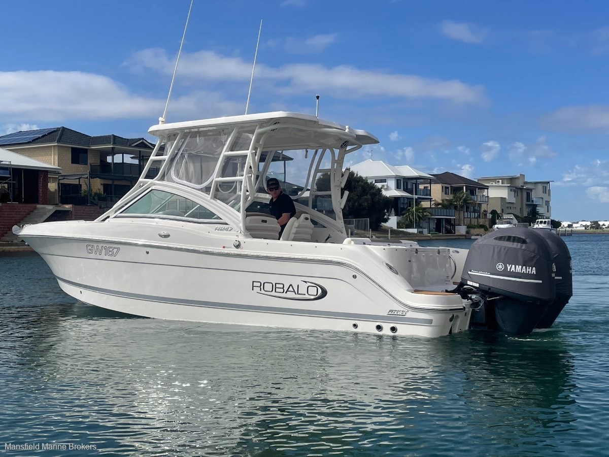 Robalo R247 For Sale | Mansfield Marine