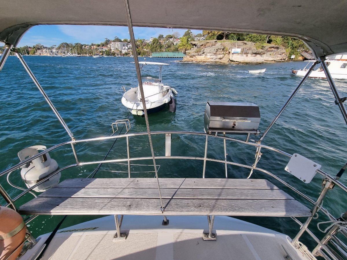 Mottle 33 For Sale | Hallett Boat Brokers