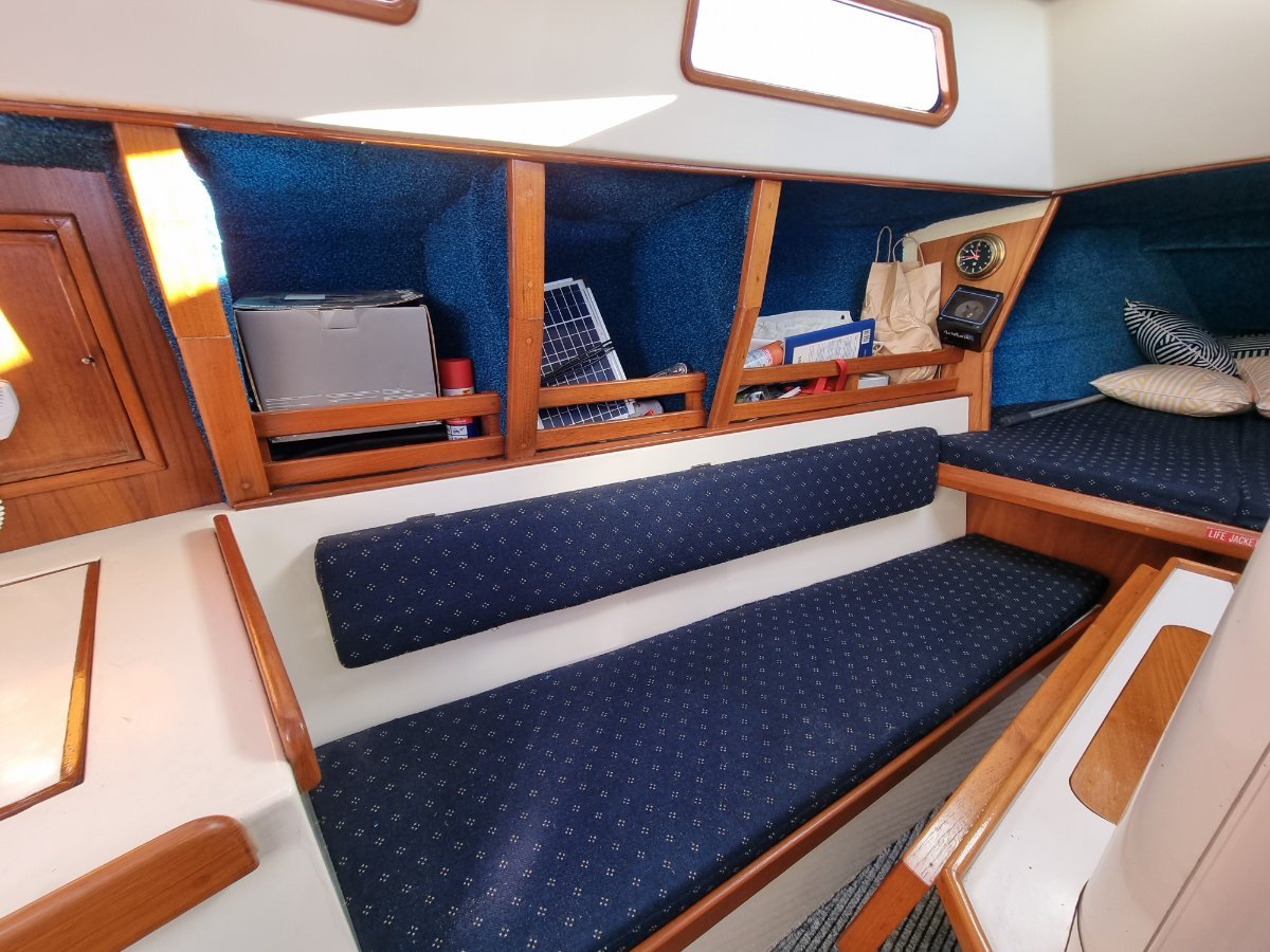 Mottle 33 For Sale | Hallett Boat Brokers