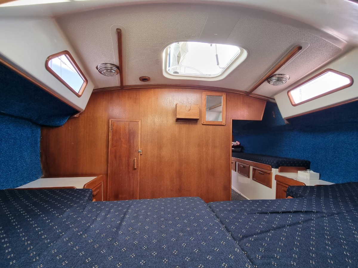 Mottle 33 For Sale | Hallett Boat Brokers