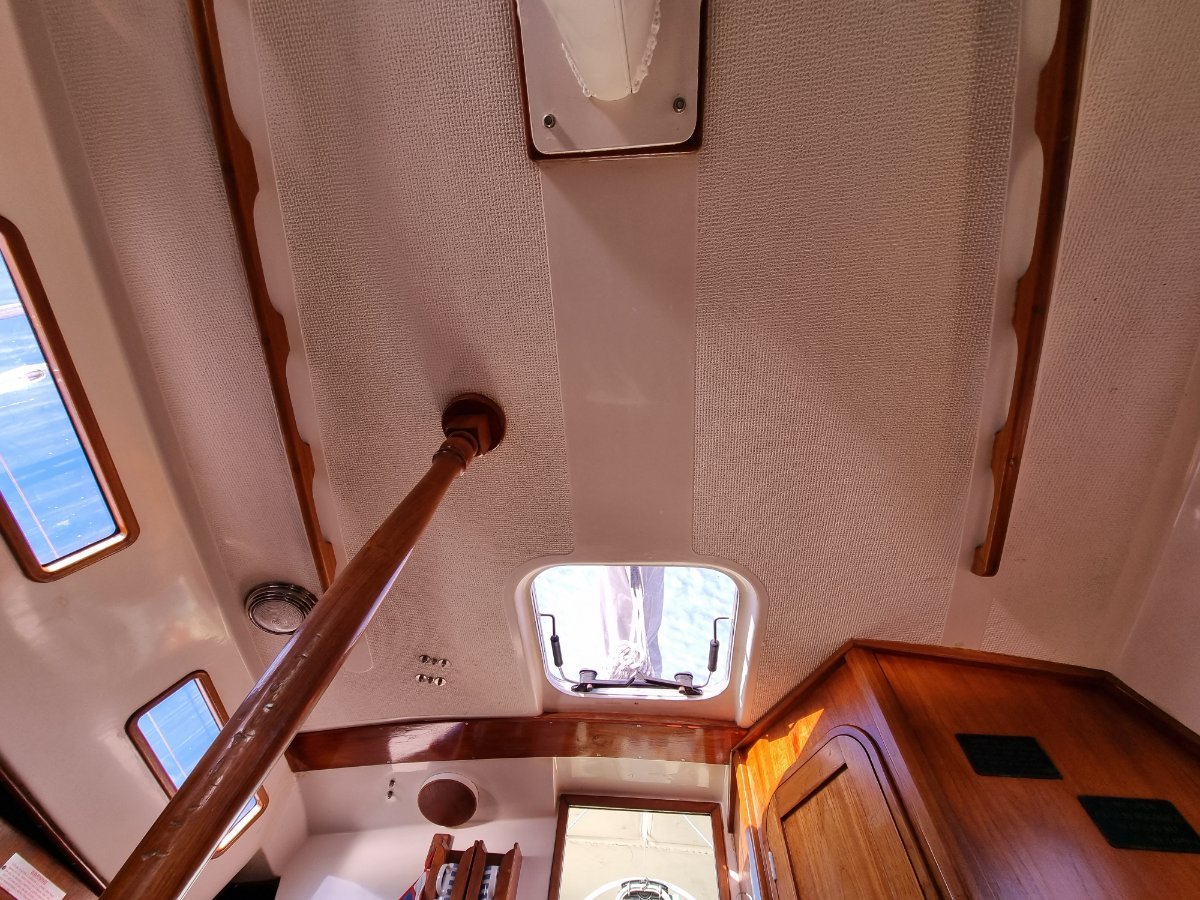 Mottle 33 For Sale | Hallett Boat Brokers