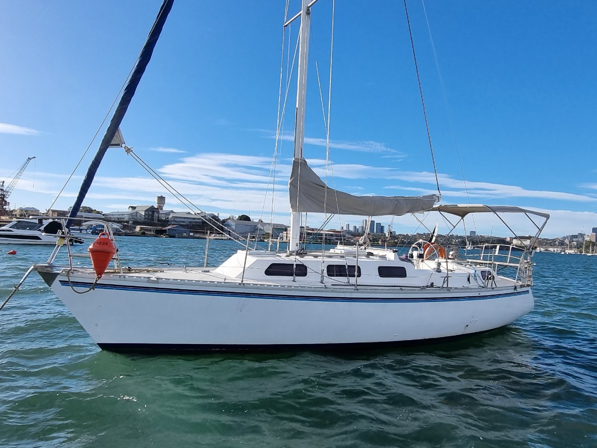 Mottle 33 For Sale | Hallett Boat Brokers