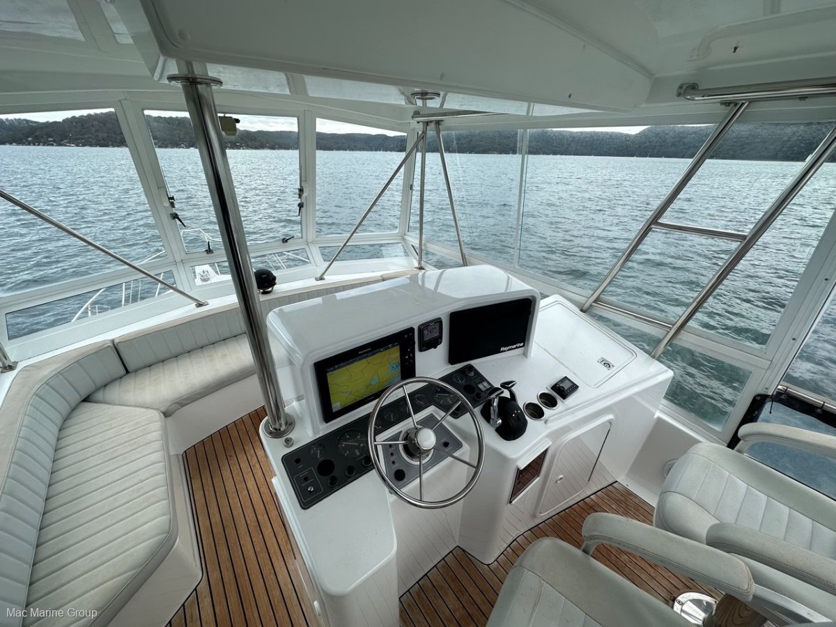 Dominator 40 Flybridge Dominator mould, modified for custom build For ...