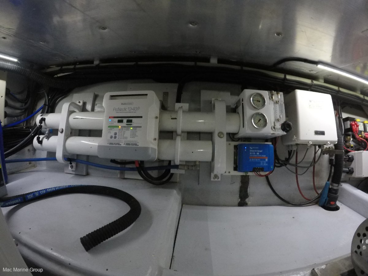 Used Dominator 40 Flybridge Dominator Mould, Modified For Custom Build ...
