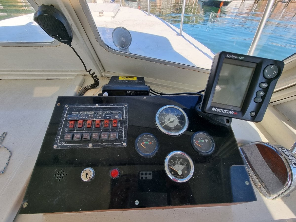 Custom 25 ft Timber Cruiser For Sale | Hallett Boat Brokers