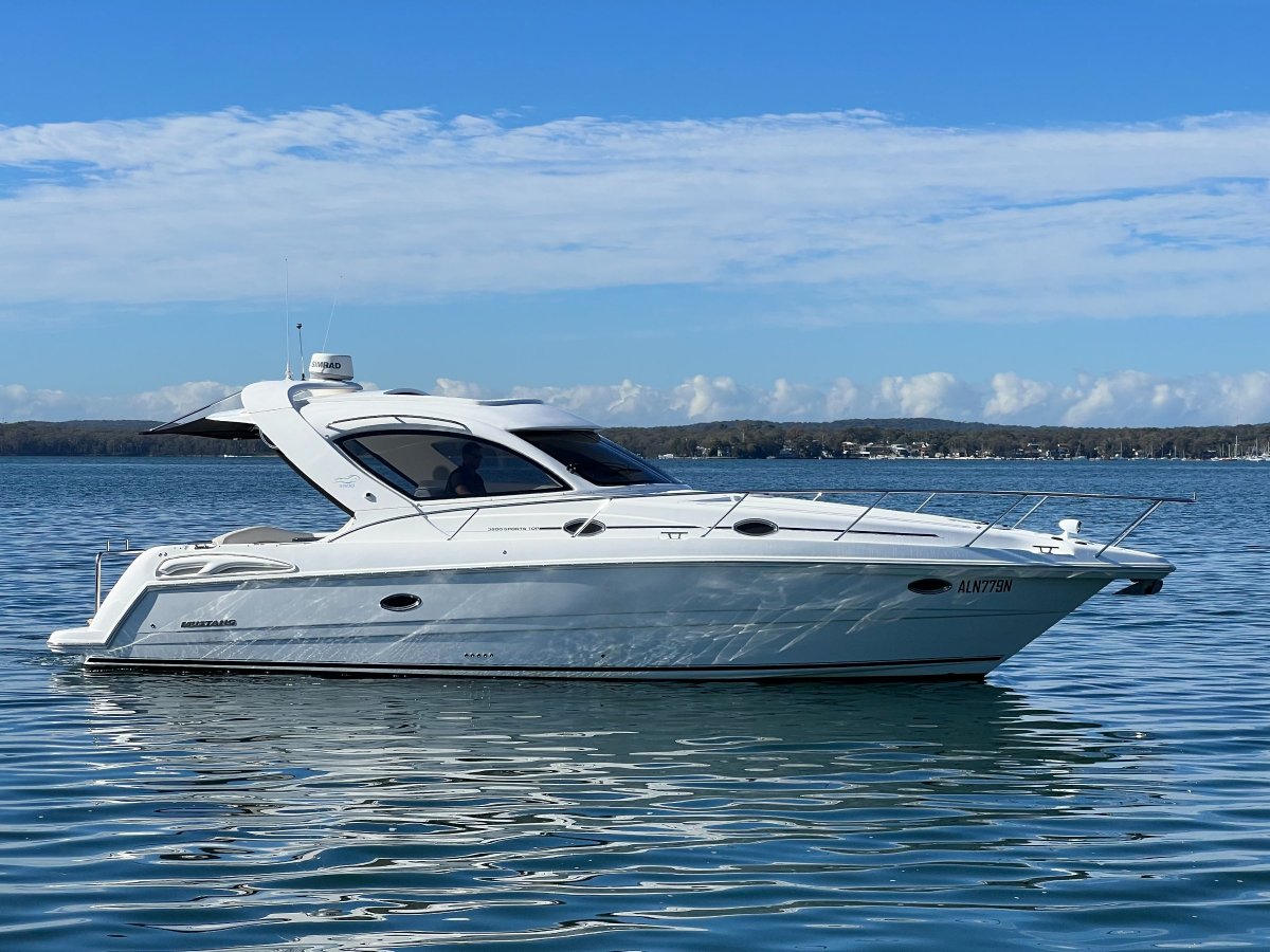 Mustang 3800 Hard Top: Power Boats | Boats Online for Sale | Fibreglass ...