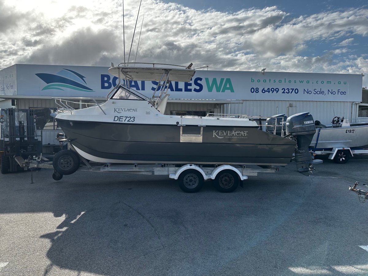 Kevlacat 5.2 Tournament Extended Pod Twin Yamaha 100hp Four Stroke ...