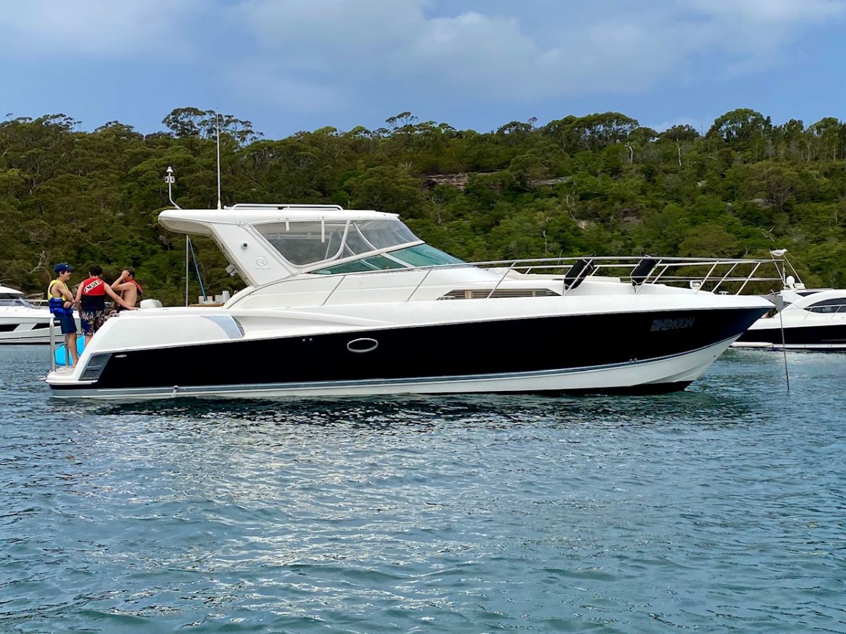 Riviera M400 Sports Cruiser For Sale | d’Albora Yacht Brokers