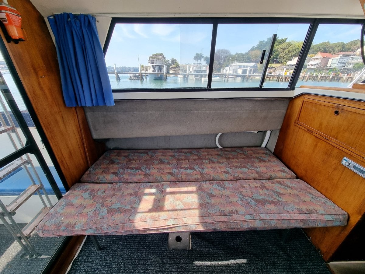 Clipper Sundecker 30 For Sale | Hallett Boat Brokers