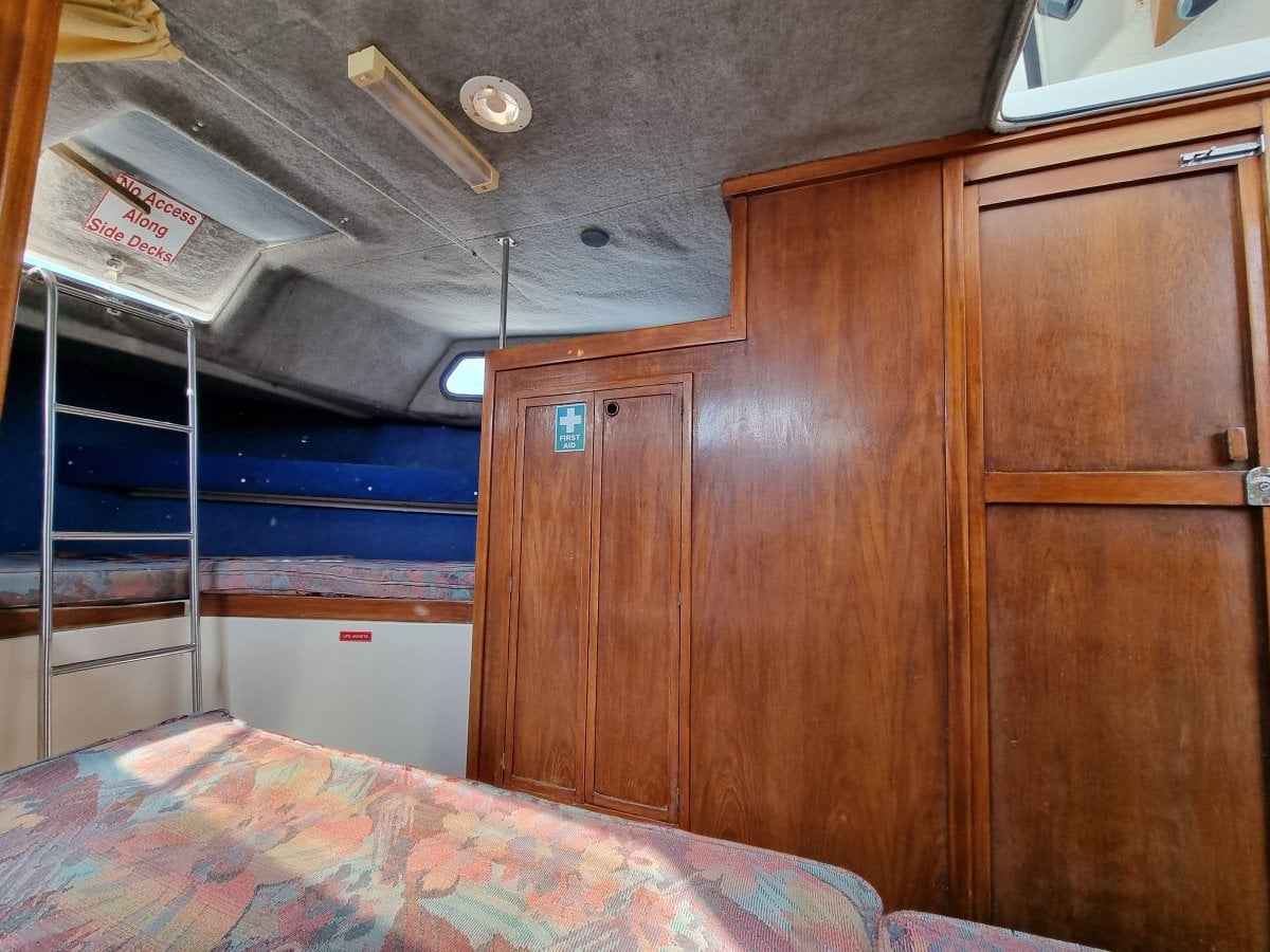 Clipper Sundecker 30 For Sale | Hallett Boat Brokers